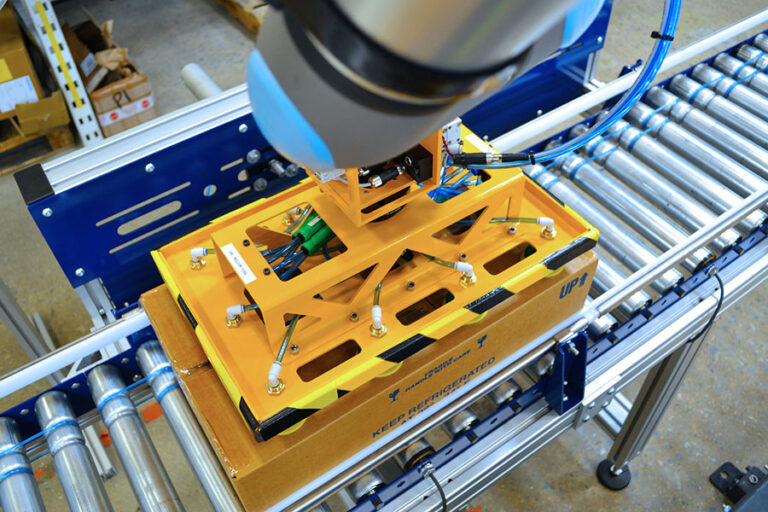 Universal Robots Automatic Palletizer - ONExia