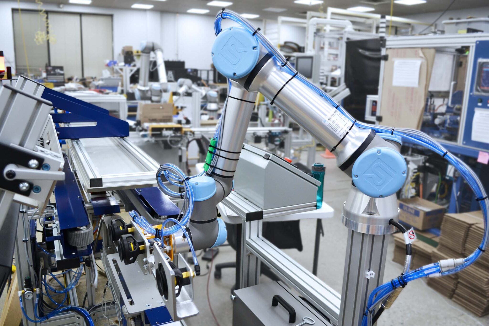 How Cobot Case Erectors Drive End-of-Line Efficiency - ONExia