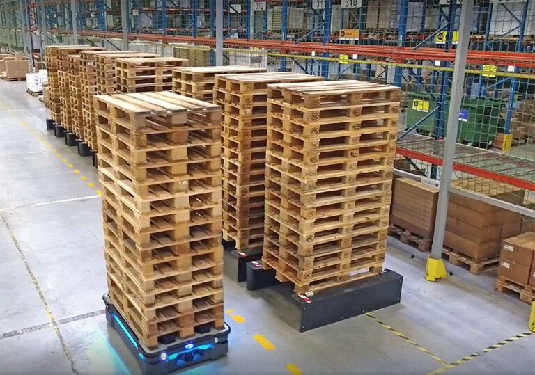 AMR Pallet Transport - ONExia